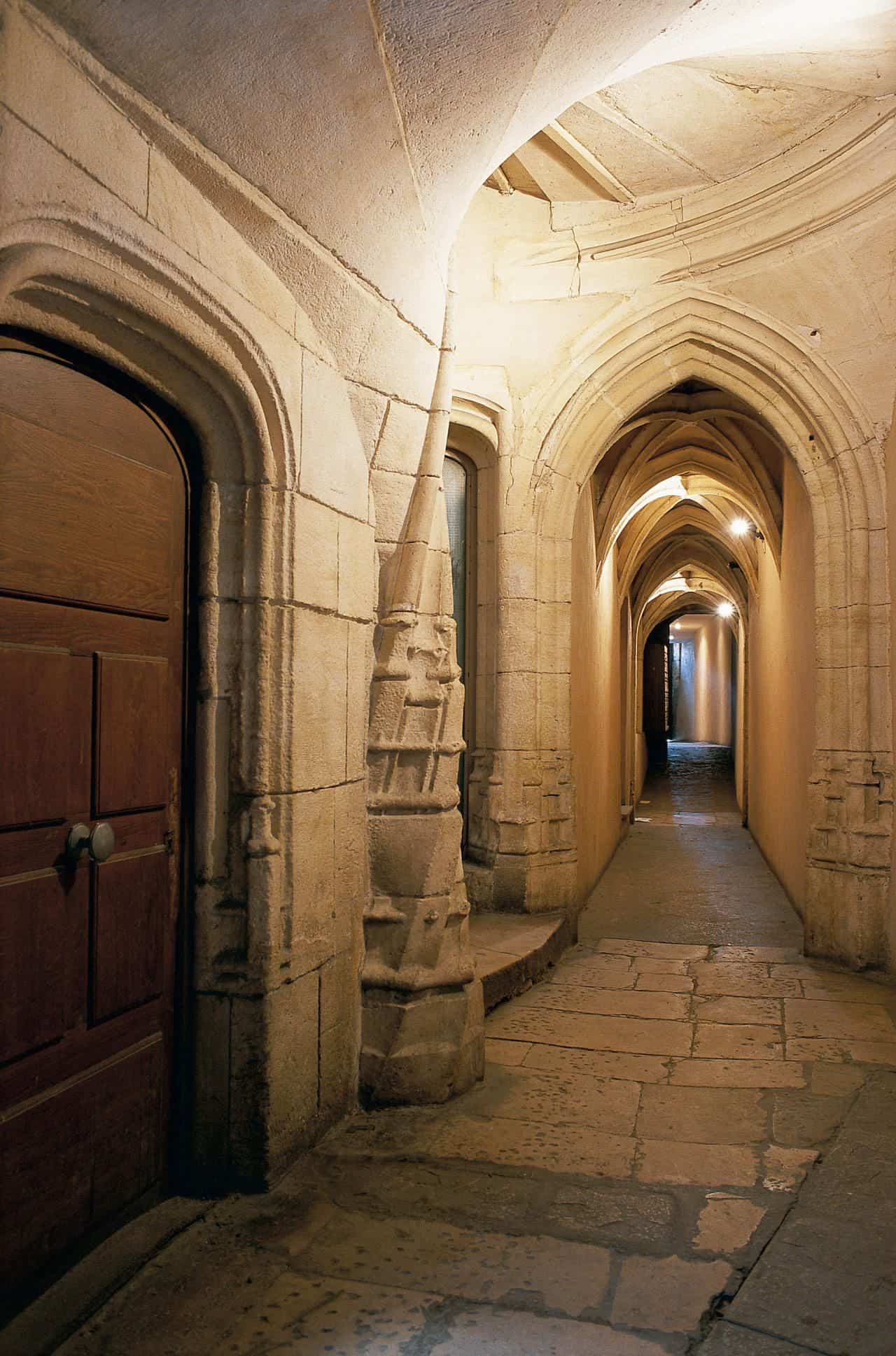 18 Best Lyon Tourist Spots And Things to do in Lyon