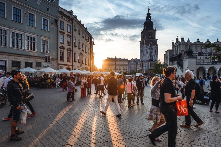WHAT TO WEAR IN POLAND: OUR POLAND PACKING LIST AND WHAT TO PACK FOR ...