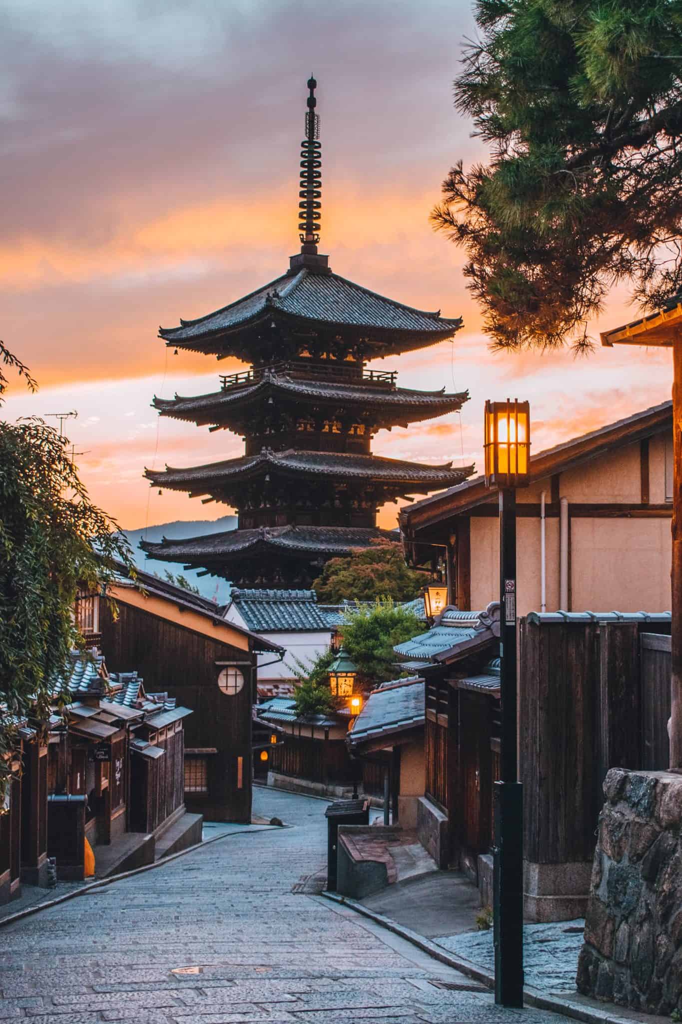 10 Romantic Getaways Couples Are Booking Right Now (And Why You Should Too)