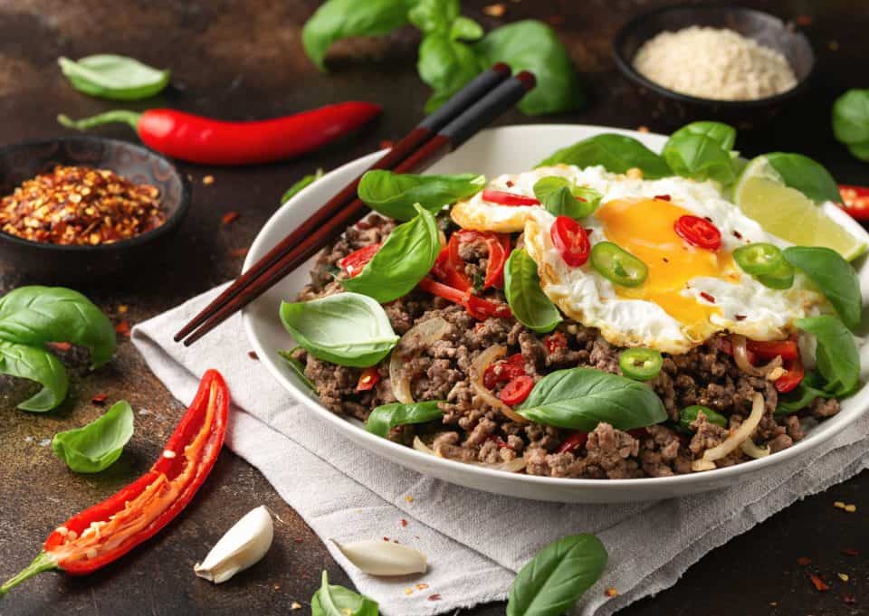 This 20-Minute Thai Dinner Is Spicy, Garlicky And Addictive: How Pad ...