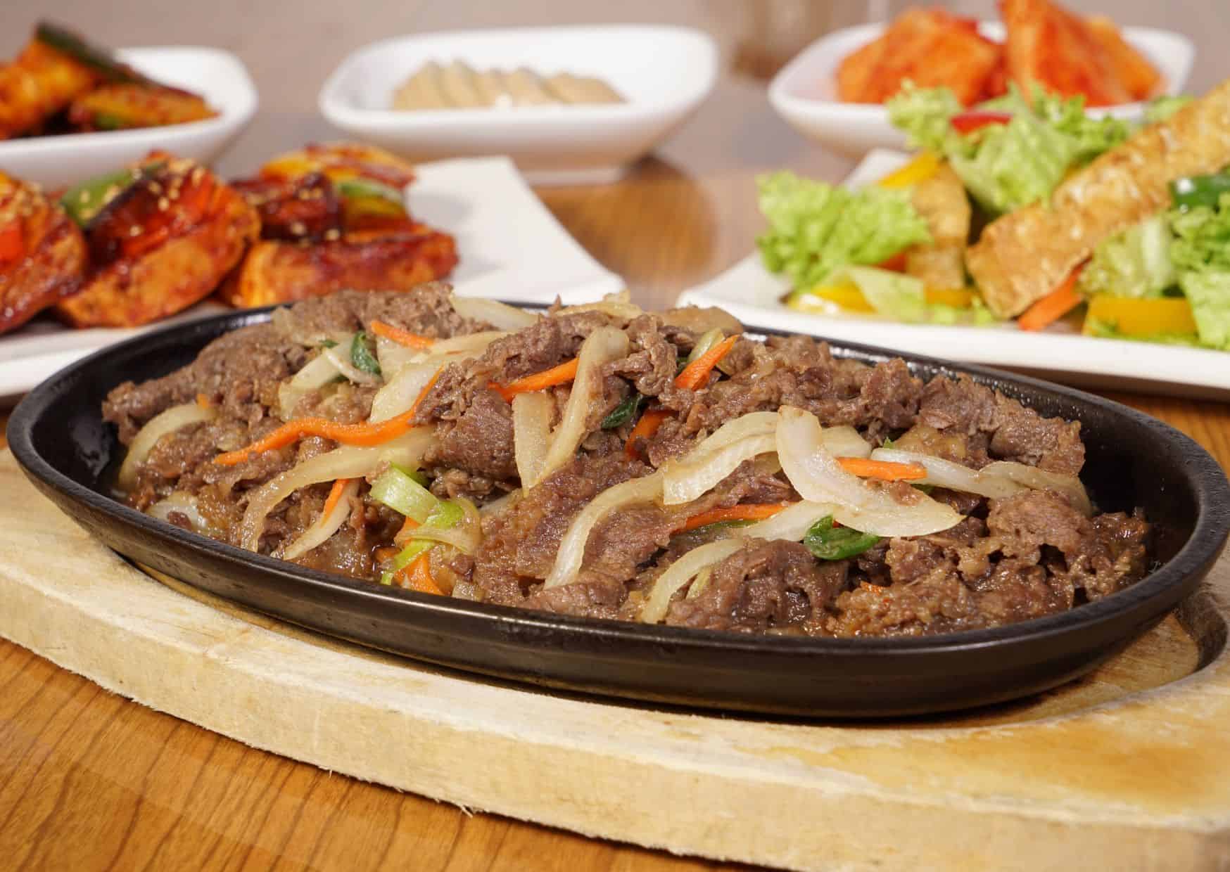 How To Cook Authentic Beef Bulgogi (The Addictive Korean BBQ Everyone ...