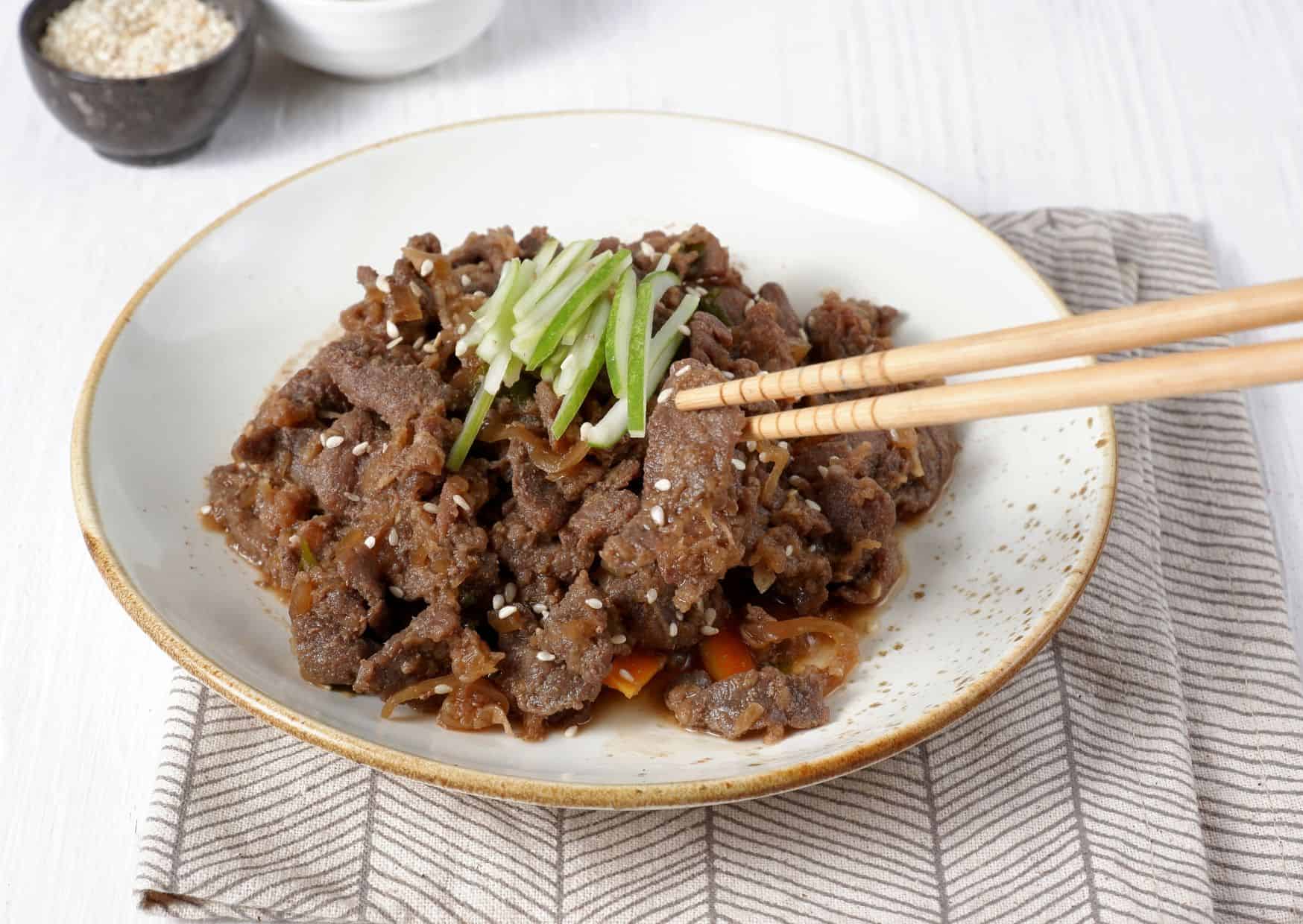 How To Cook Authentic Beef Bulgogi (The Addictive Korean BBQ Everyone ...