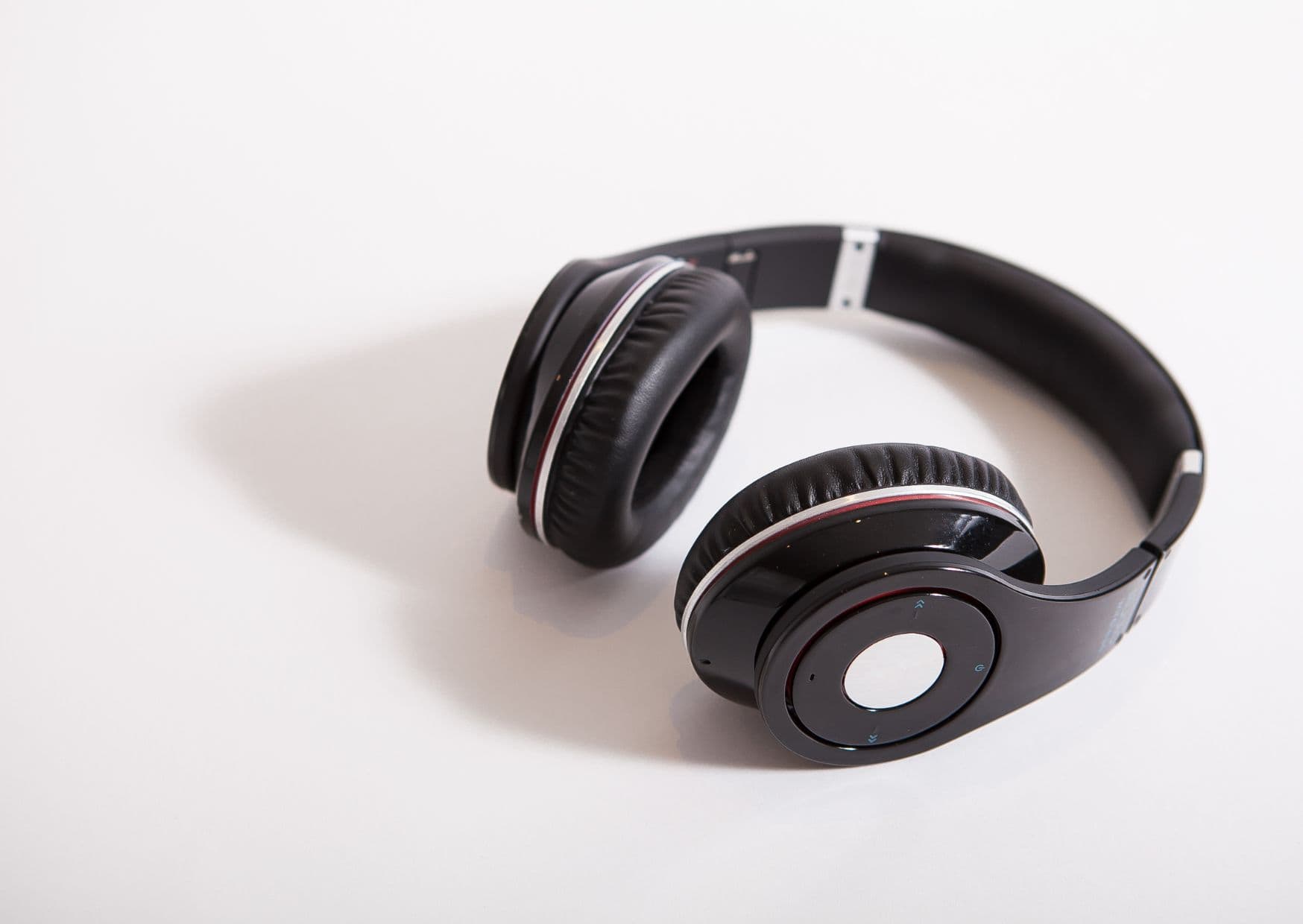 10 Genius Travel Gadgets You’ll Wish You Packed Sooner