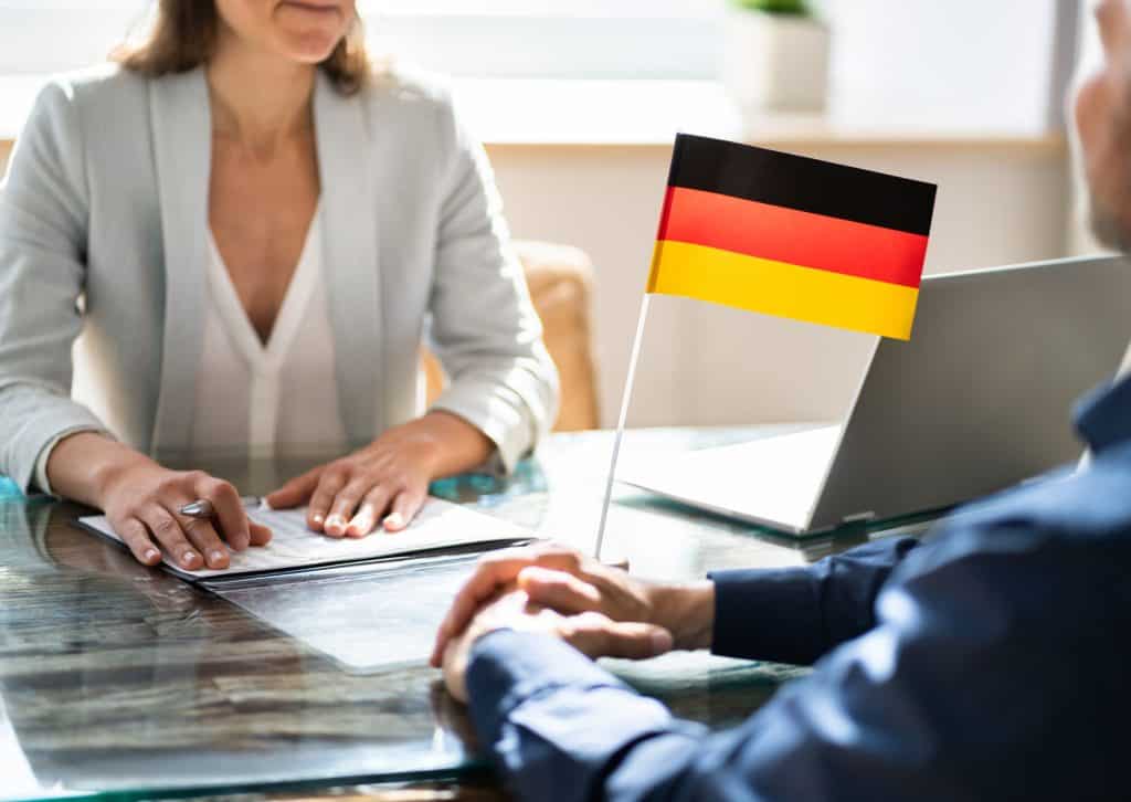 8 European Communication Styles That Confuse Foreigners