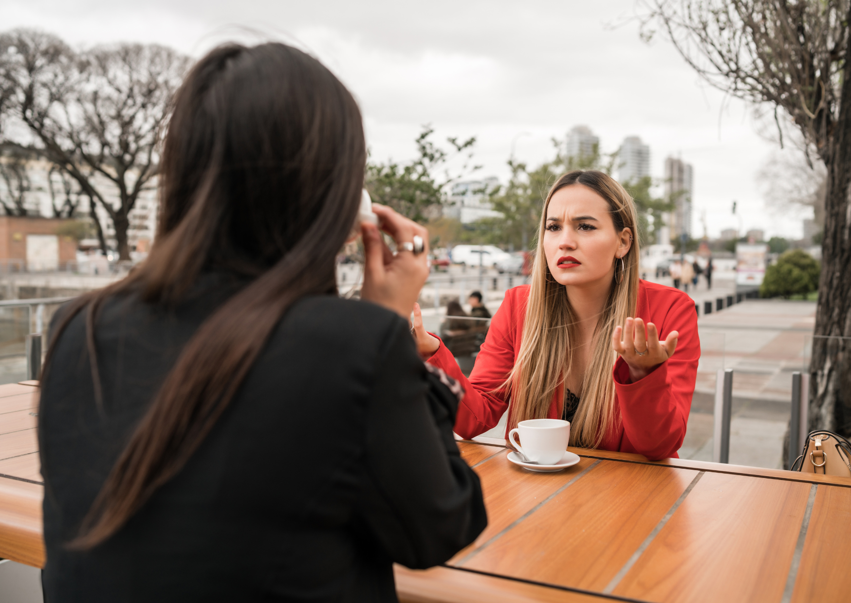 The Friendship Habit In France That Americans Think Is Romantic