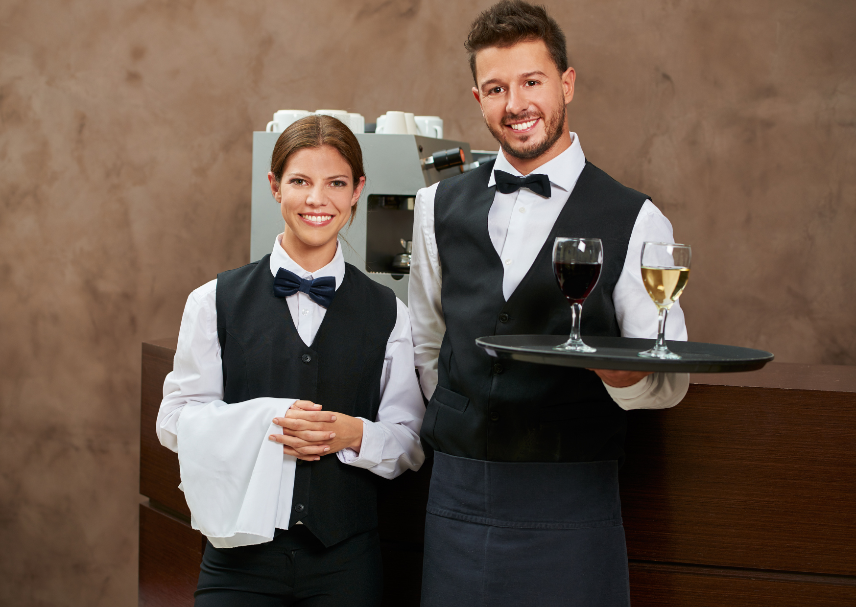 The American Smile That Confuses European Waiters