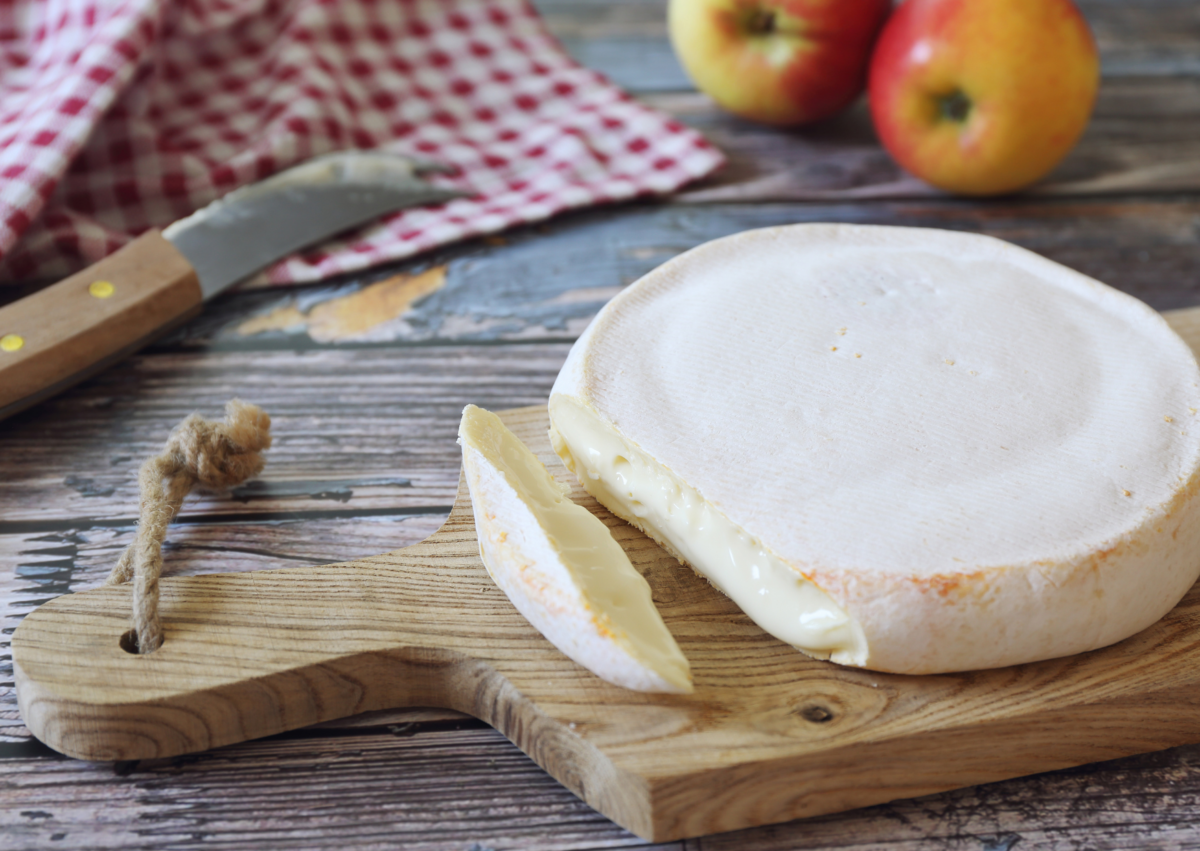The Unpasteurized Cheese Europeans Love That's Illegal In American Stores